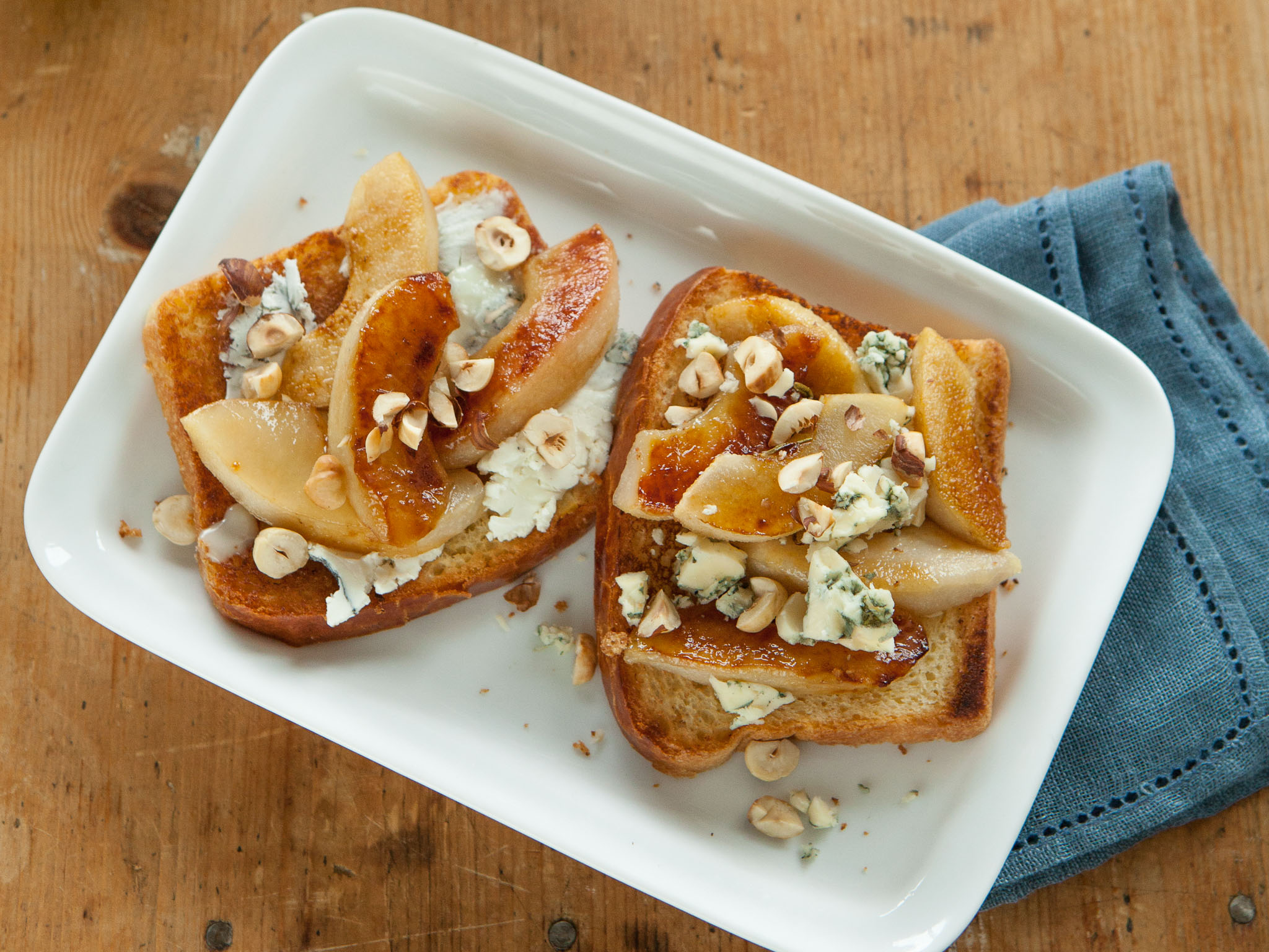 Recipe: Rosemary-Roasted Pear and Cheese Crostini | Whole Foods Market